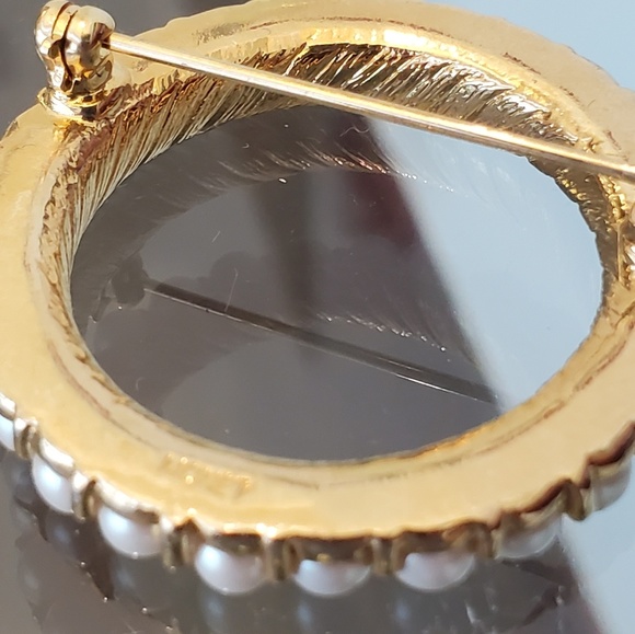 Monet | Jewelry | Vintage Monet Brooch | Poshmark